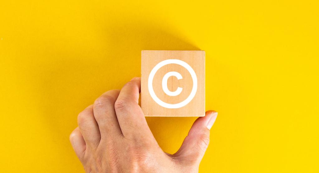 I segni del copyright e altro: cosa significano ©, ™ e
